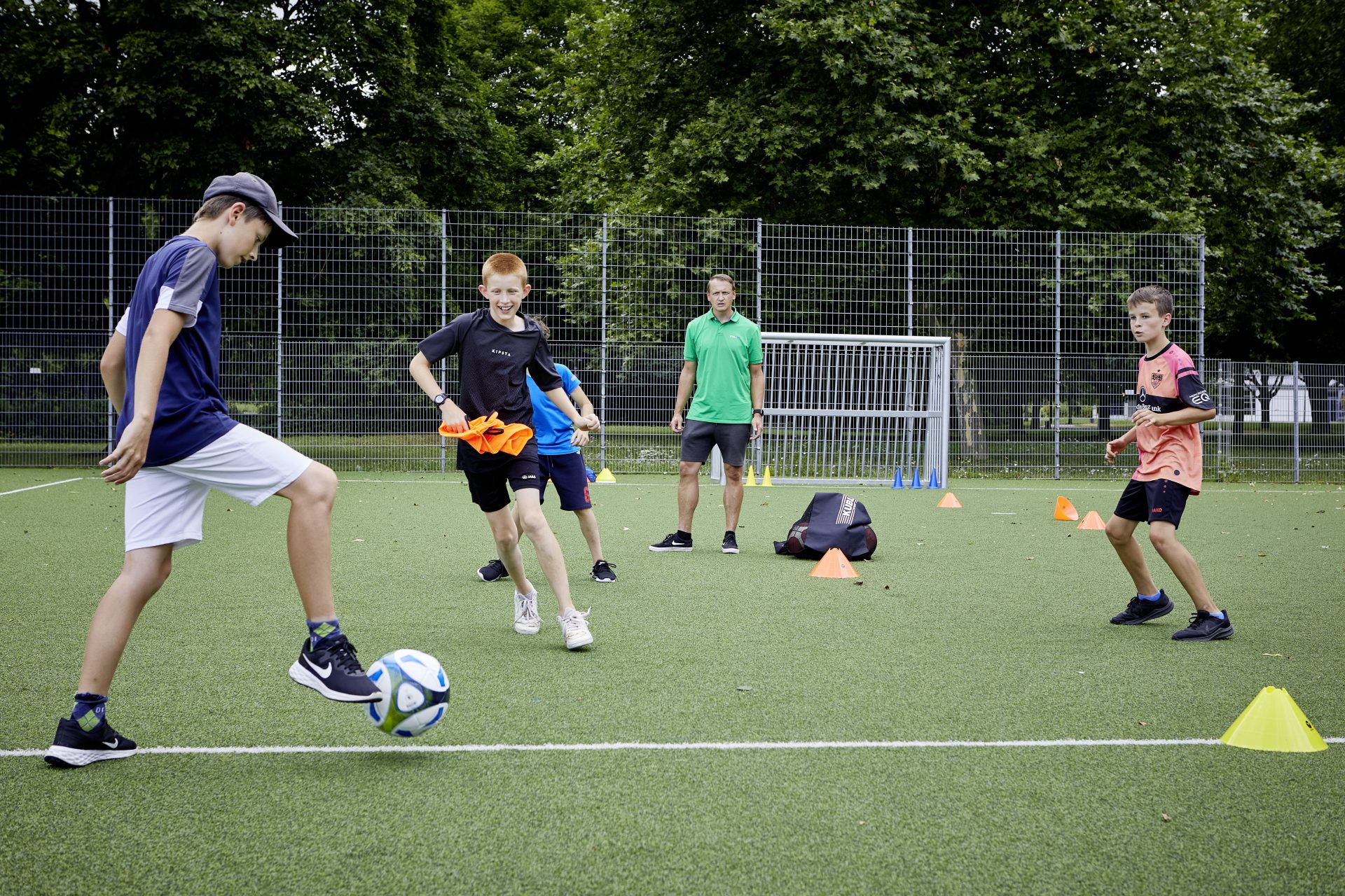 Kinderfußball: Einfache Übungen aus der Ballschule | Kübler Sport Magazin