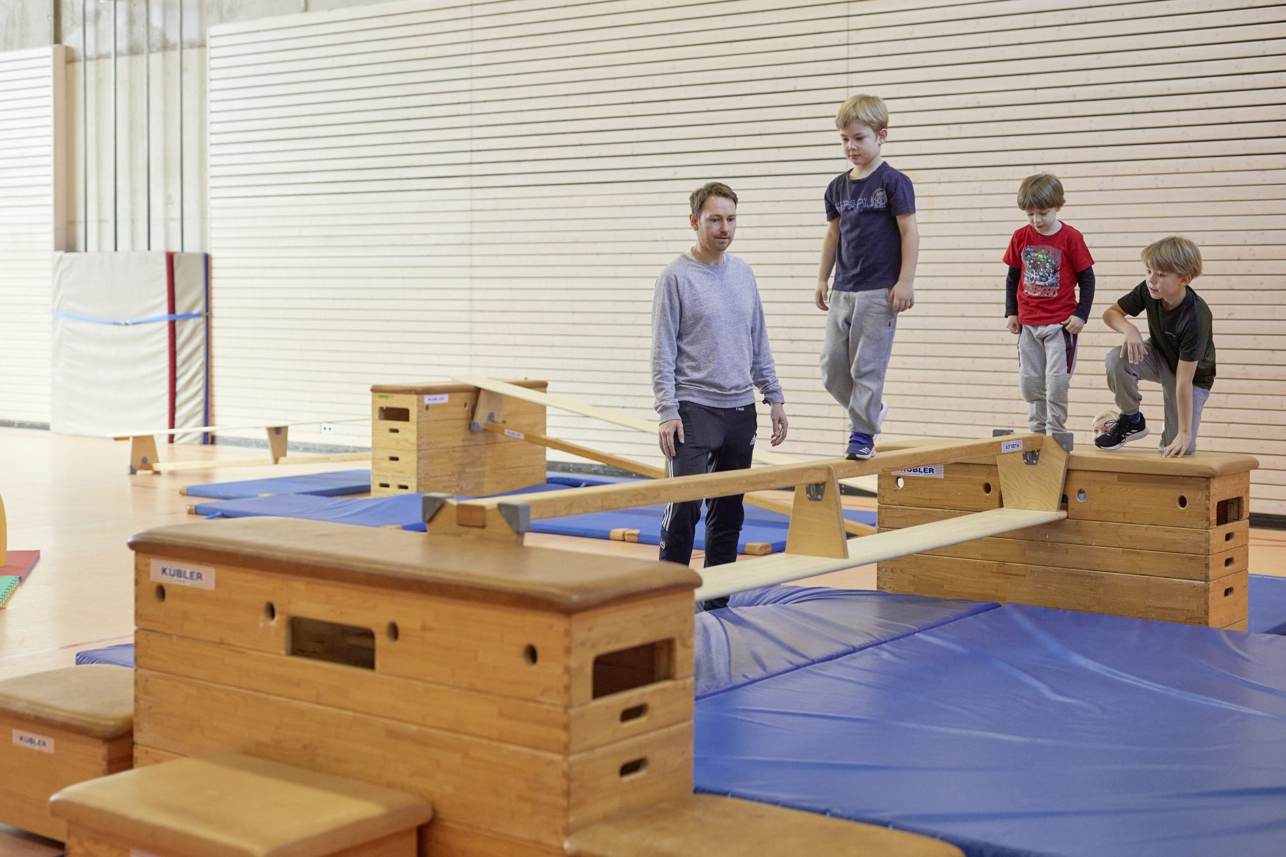 Die Turnbank – das Multitalent in der Sporthalle | Kübler Sport Magazin
